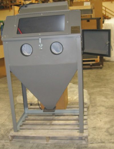 Abrasive Sandblasting Cabinets | Cyclone Manufacturing
